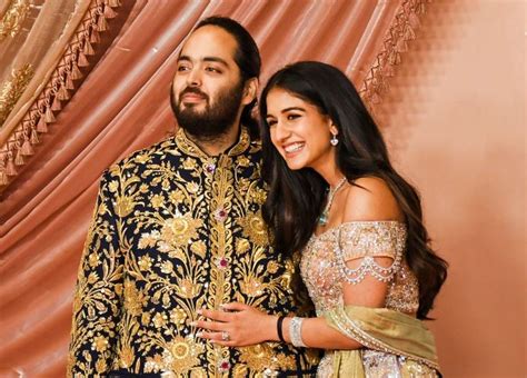 اننت امبانی اور رادھیکا مرچنٹ کو شادی پر ملنے والے بیش قیمت تحفے Urdu