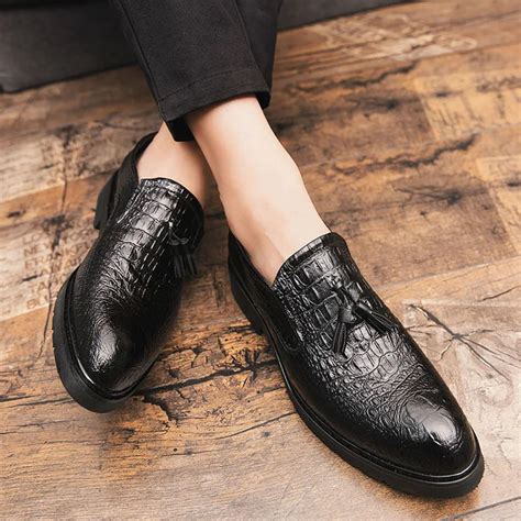 Мужские остроконечные кожаные туфли импортные товары модные стильные кожаные туфли Мужская