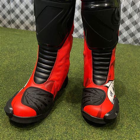 Red Shark Zone Motorcycle Racing Shoes Customizable High Performance