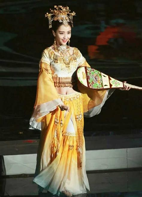 佟丽娅华表奖典礼舞蹈惊艳全场，网友：真美 搜狐大视野 搜狐新闻