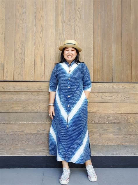 เดรสยาว ผ้าใยกัญชงเขียนเทียน ลายสวยๆ ผ้าจสกชนเผ่าม้งจีน โทนสียีนส์ คลาสสิคค่ะ 📣มี 2 ชุด รอบอก 40