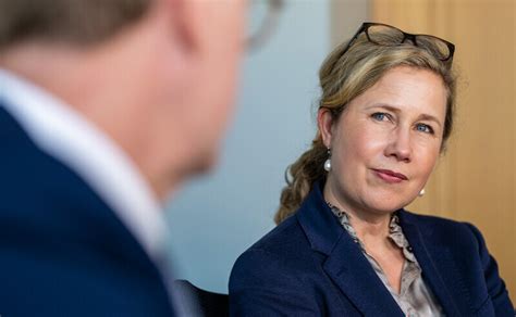 Risikochefin Ines Werner Steigt Bei Der Zurich Gruppe Auf