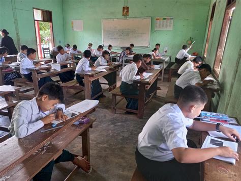 ငဖဲမြို့နယ်၌ အခြေခံပညာ အလယ်တန်း၊ အထက်တန်း ကျောင်းပေါင်းစုံ အင်္ဂလိပ်စာနှင့် သင်္ချာဘာသာရပ် စွမ