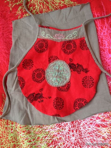 Compared With Bras Ancient Chinese Bellybands Can Better Reflect The