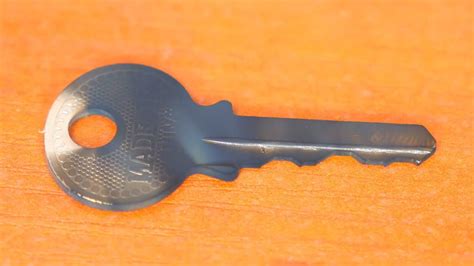 3 ЛАЙФХАКА КАК ОТКРЫТЬ ЗАМОК БЕЗ КЛЮЧА Youtube