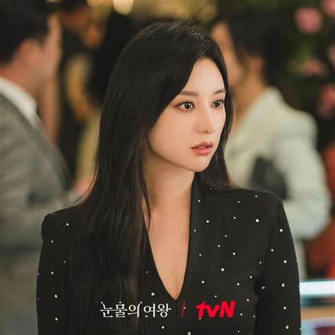 Thời Trang đậm Mùi Tiền Của Kim Ji Won Trong Queen Of Tears
