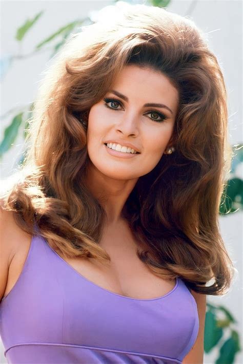 Raquel Welch Young Raquel Welch Wigs 70s Hairstyles For Long Hair