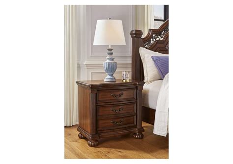 Lavinton Nightstand