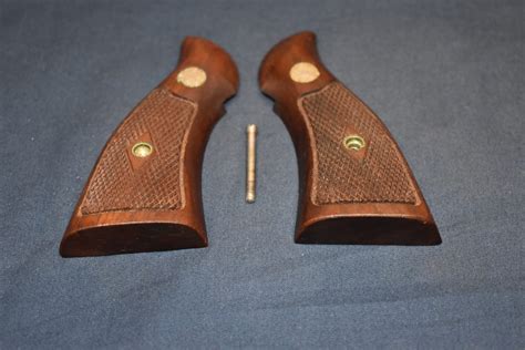 Smith And Wesson K Frame Square Butt Factory Diamond Magna Grips Kdm11