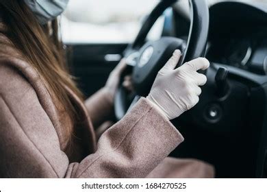 Categoría «driving Gloves Girl De Imágenes Fotos De Stock E