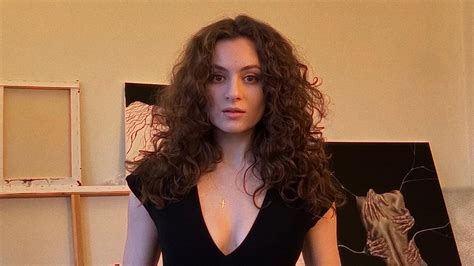 Rowan Atkinsons Daughter Lily Sastry Speaks For The First Time About The Darkness Of Her