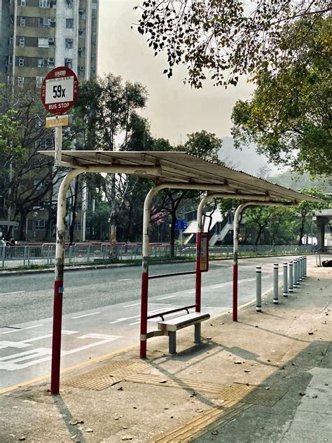 青山散步 長知識系列 網友 Li Chi Ming 分享兆山苑對出巴士站相 話好舊 可能屯門得呢度有 自己