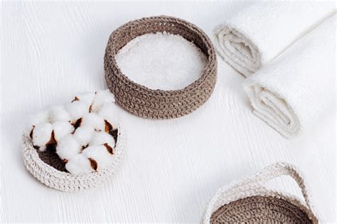 스파 배경입니다 면 식물 및 복사 공간 가벼운 나무 상자에 Seasalt 무성 한 꽃 스파에 대 한 항목입니다 0명에 대한 스톡 사진 및 기타 이미지 Istock