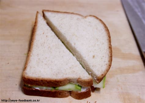 크림치즈 오이샌드위치