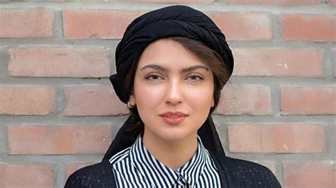 منشوری ترین عکس مونا کرمی با این خانم پرحاشیه اینجا ایران است یا اروپا؟