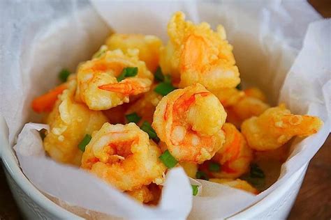 【软炸虾仁】这道菜，在餐厅，起码要七八十，自己做最多不到十块哦，你可以试一试，味道比餐厅的一样 知乎