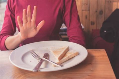 11 Warning Signs You Have A Sneaky Food Intolerance Diet Vs Disease