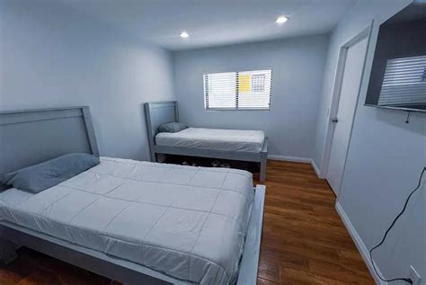 Mens Sober Living Home In Los Angeles Bridges Clyde