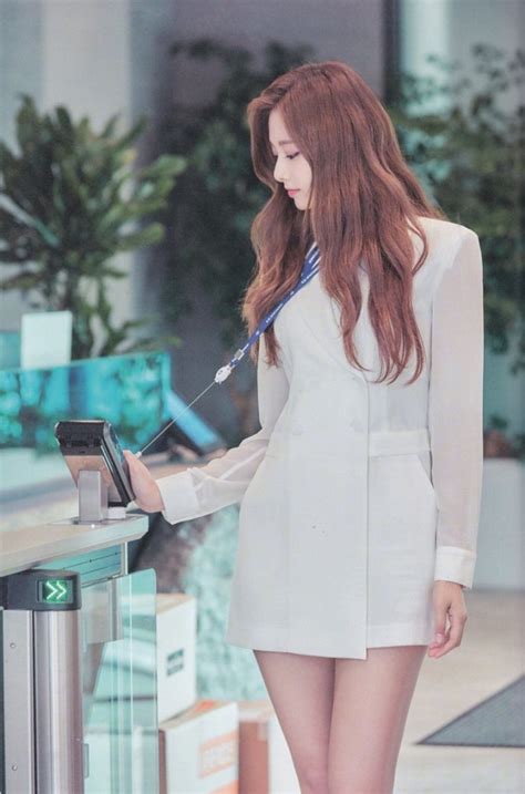 Twiceツウィ チャールズニュースとユーモア