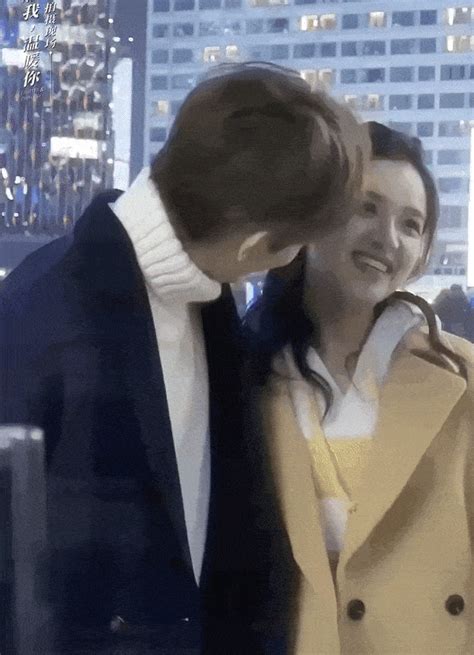 陈飞宇张婧仪吻戏花絮甜分超标 相拥对视氛围满满 搜狐大视野 搜狐新闻