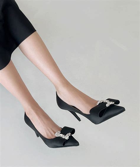 💛 하객룩 퀄리티보장 베르트 웨딩슈즈 2color 발 편한 큐빅 리본 여성 스틸레토 펌프스 힐 8cm 에이블리