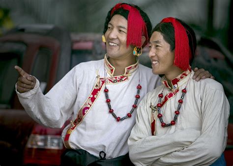 Traditional Chinese Tibetan Men Clothing
