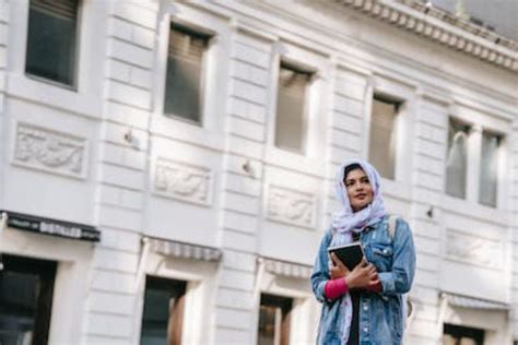 How Modest Fashion Is Challenging Beauty Standards The Halal Times