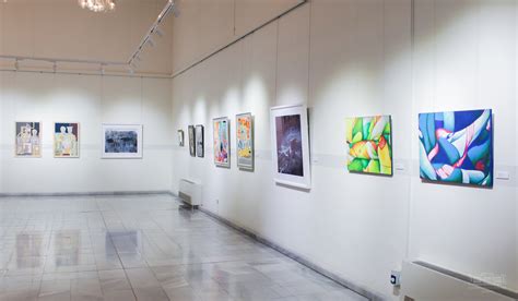 24 ма художници от различни поколения показват създаденото през изтеклата година в Добрич Про