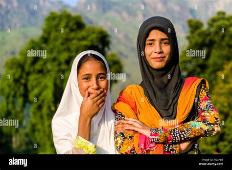 Kashmir Girls Wallpapers