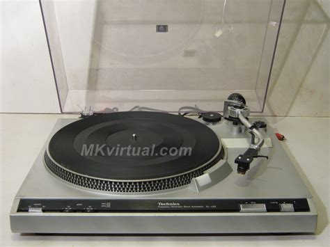 Technics SL Turntable