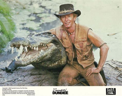 Paul Hogan And Crocodile In Crocodile Dundee Original Vintage Photo