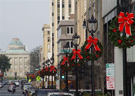 Downtown Displays By Mosca Design Company Decorating With Pictures
