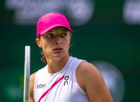 No 1 Iga Swiatek Splits With Coach After Three Years Field Level