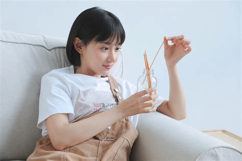 卜冠今开学季元气写真曝光 主演《二十不惑》向成长致敬 搜狐大视野 搜狐新闻