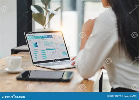 Professional Data Analyst Using Data Visualizations Dashboard On