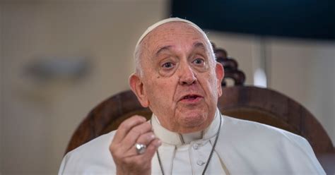 Папа Франциск критикува законите които криминализират хомосексуалността