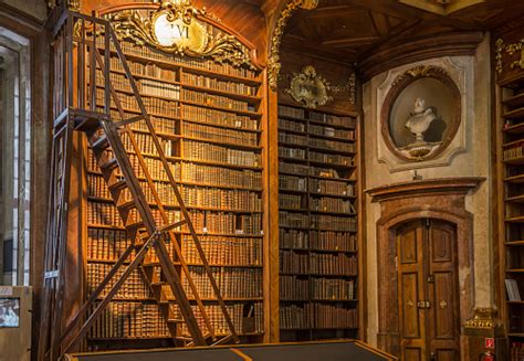 30k Old Library Pictures Download Free Images On Unsplash