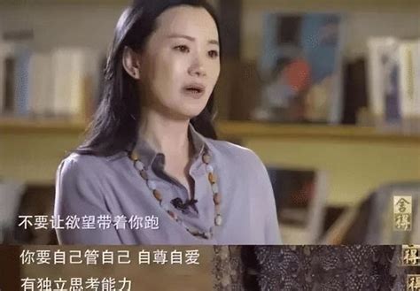 从默默无闻到一夜爆红，身价不菲却租房住：低调的咏梅，终于红了