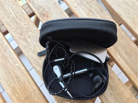 Samsung Noice Cancelling In Ear Headphones Audio Headphones Headsets On Carousell