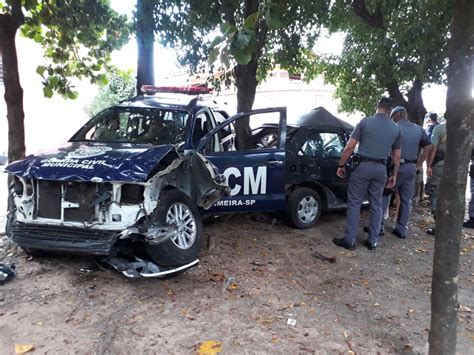 Mãe E Filho Morrem Em Acidente Entre Carro E Viatura Da Guarda