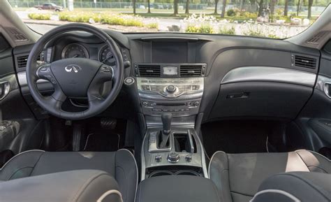 2022 Infiniti Q70 Interior