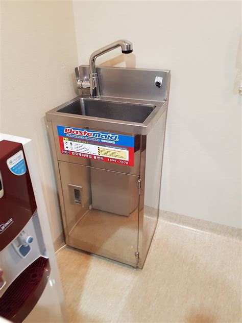 대한민국 소재 대학 병원의 병실내에 설치하여 사용하고 있는 미국 음식물분쇄기 한국애너하임콜센터