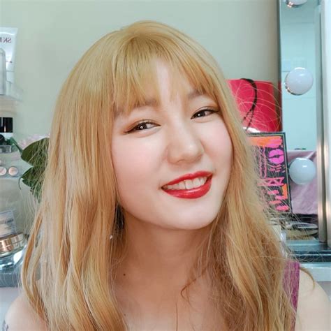 Shin Yan User Experience Designer Sustainable Fashion Redress