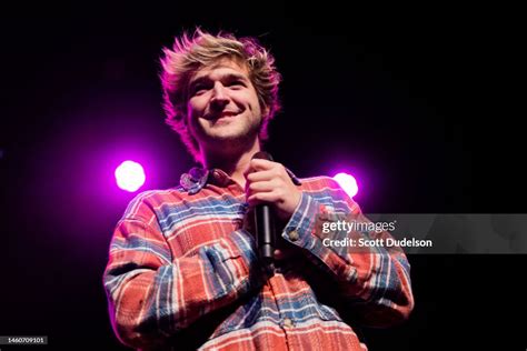 Singer Eben Performs Onstage At The Fonda Theatre On January 29 2023 News Photo Getty Images