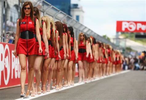 F1官方强横回应:要什么赛车女郎 专心看比赛才是你们这些观众应该做的搜狐汽车搜狐网 F1官方强横回应:要什么赛车女郎 专心看比赛才是你们这些观众应该做的搜狐汽车搜狐网