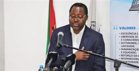 ElÍsio Macamo SociÓlogo Diferença Ideológica Não Nos Pode Dividir Jornal Notícias