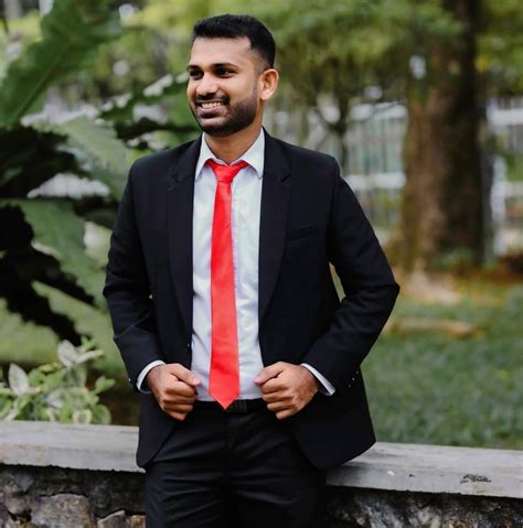 Sri සංවිධානාත්මක අපරාධකරුවන් පස් දෙනෙකු ඉන්දුනීසියාවේදී අත්අඩංගුවට ගෙන මෙරටට රැගෙන ආ පොලිස්