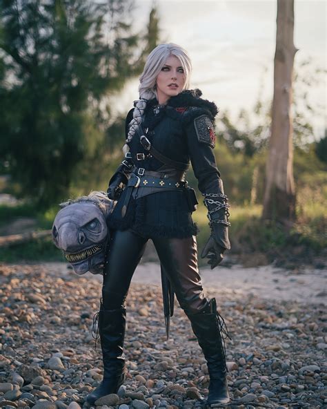 League Of Legends Championship Riven Cosplay League Of Legends