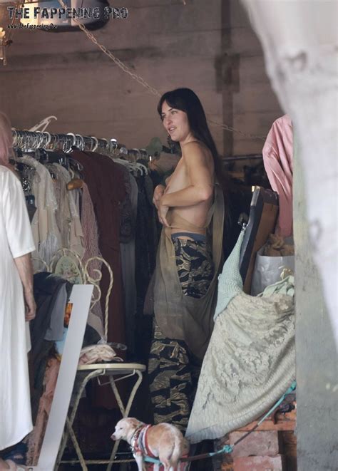 Dakota Johnson Nude Try On Haul Photos Fappeningtime