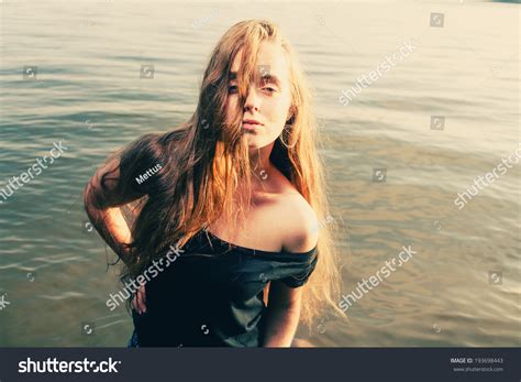 Cute Blonde Water Candid Shot Instagram 스톡 사진 193698443 Shutterstock